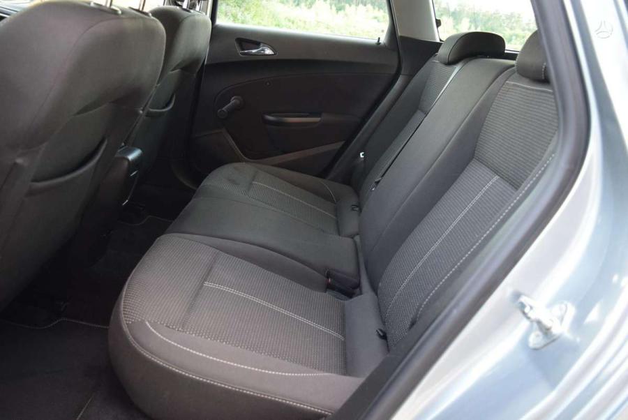Pelēks Opel Astra 2013 Viļņa, ar dzinēja tilpumu 1.96 L un nobraukumu 278 tūkst. km par 4000 €, foto 11 vietnē AUTOMOTO.COM.LV