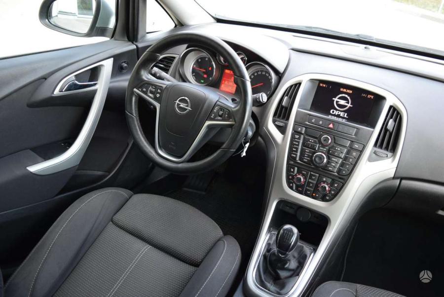 Pelēks Opel Astra 2013 Viļņa, ar dzinēja tilpumu 1.96 L un nobraukumu 278 tūkst. km par 4000 €, foto 14 vietnē AUTOMOTO.COM.LV