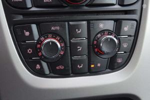 Pelēks Opel Astra 2013 Viļņa, ar dzinēja tilpumu 1.96 L un nobraukumu 278 tūkst. km par 4000 €, foto 15 vietnē AUTOMOTO.COM.LV