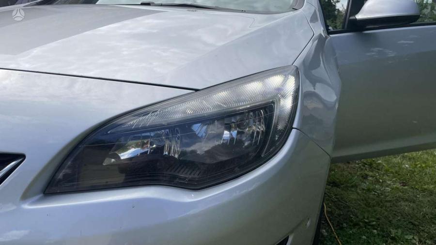 Pelēks Opel Astra 2013 Šauļi, ar dzinēja tilpumu 1.69 L un nobraukumu 238 tūkst. km par 3450 €, foto 24 vietnē AUTOMOTO.COM.LV