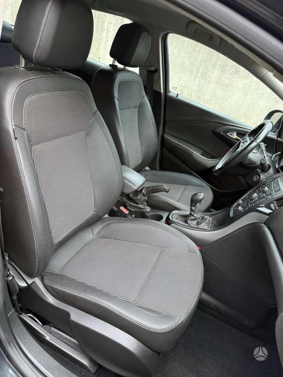 Pelēks Opel Astra 2013 Kėdainiai, ar dzinēja tilpumu 1.69 L un nobraukumu 270 tūkst. km par 2450 €, foto 19 vietnē AUTOMOTO.COM.LV