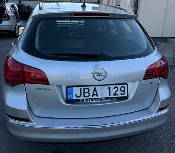 Pelēks Opel Astra 2013 Kauņa, ar dzinēja tilpumu 1.69 L un nobraukumu 245 tūkst. km par 3750 €, foto 3 vietnē AUTOMOTO.COM.LV