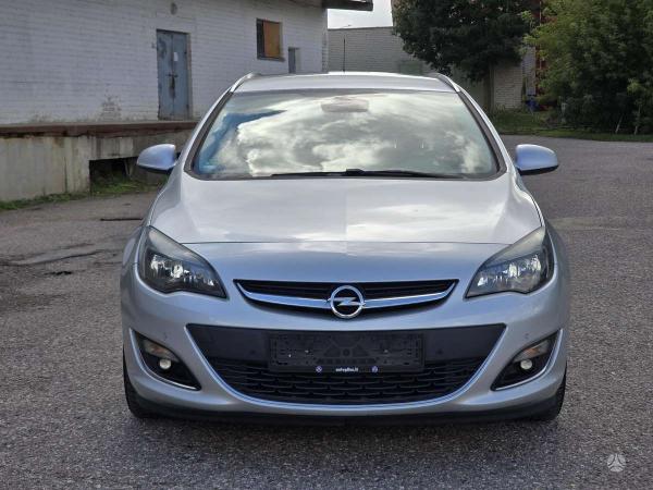 Pelēks Opel Astra 2013 Utena, ar dzinēja tilpumu 1.69 L un nobraukumu 292 tūkst. km par 2890 €, foto 3 vietnē AUTOMOTO.COM.LV
