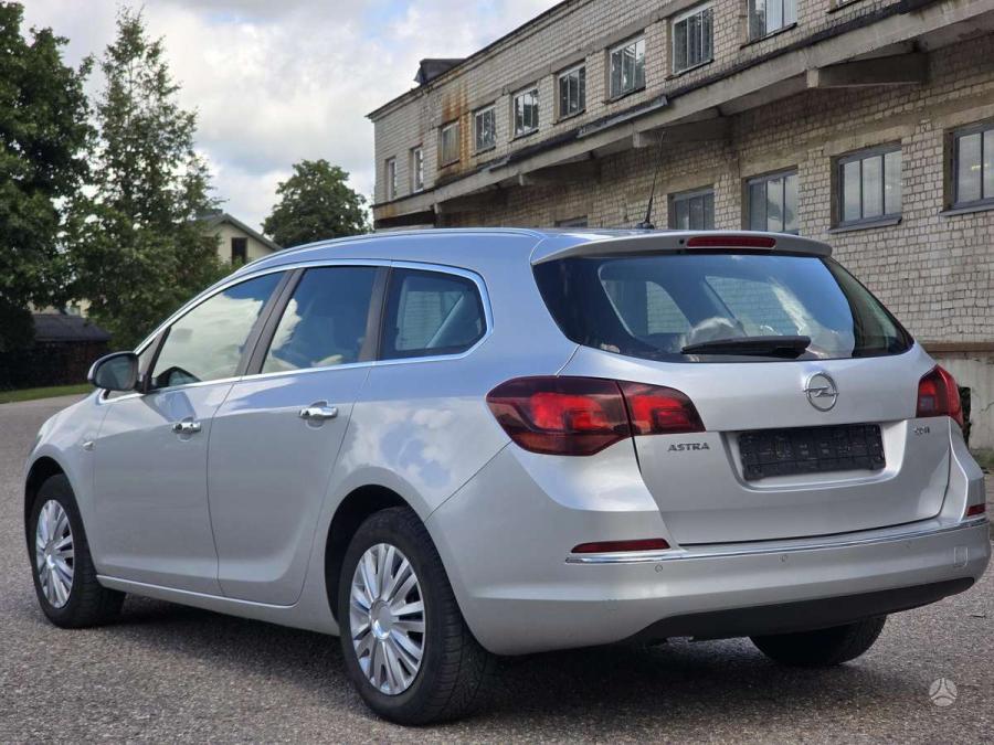 Pelēks Opel Astra 2013 Utena, ar dzinēja tilpumu 1.69 L un nobraukumu 292 tūkst. km par 2890 €, foto 5 vietnē AUTOMOTO.COM.LV