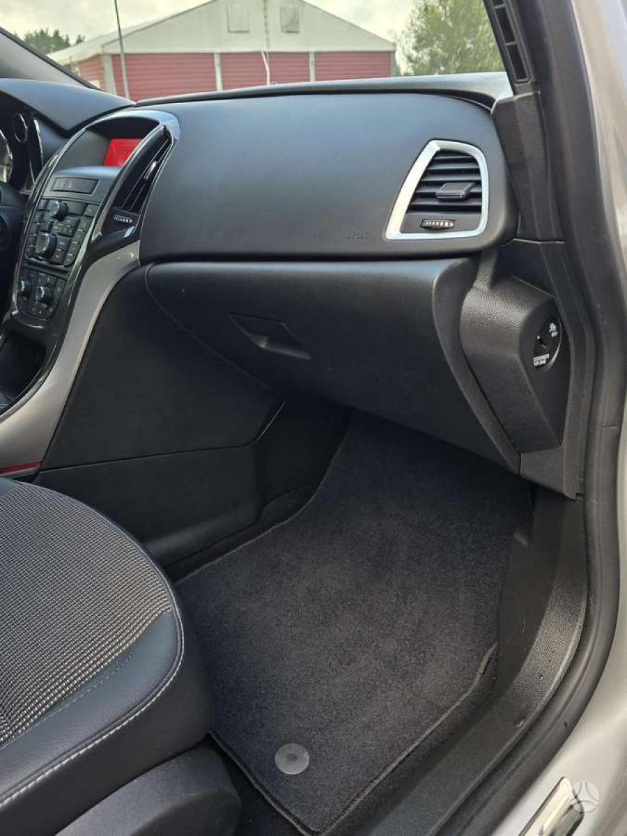 Pelēks Opel Astra 2013 Utena, ar dzinēja tilpumu 1.69 L un nobraukumu 292 tūkst. km par 2890 €, foto 30 vietnē AUTOMOTO.COM.LV