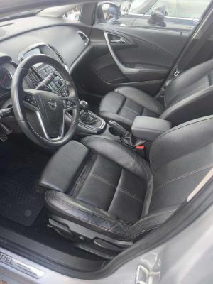 Pelēks Opel Astra 2013 Kauņa, ar dzinēja tilpumu 1.96 L un nobraukumu 220 tūkst. km par 2600 €, foto  vietnē AUTOMOTO.COM.LV
