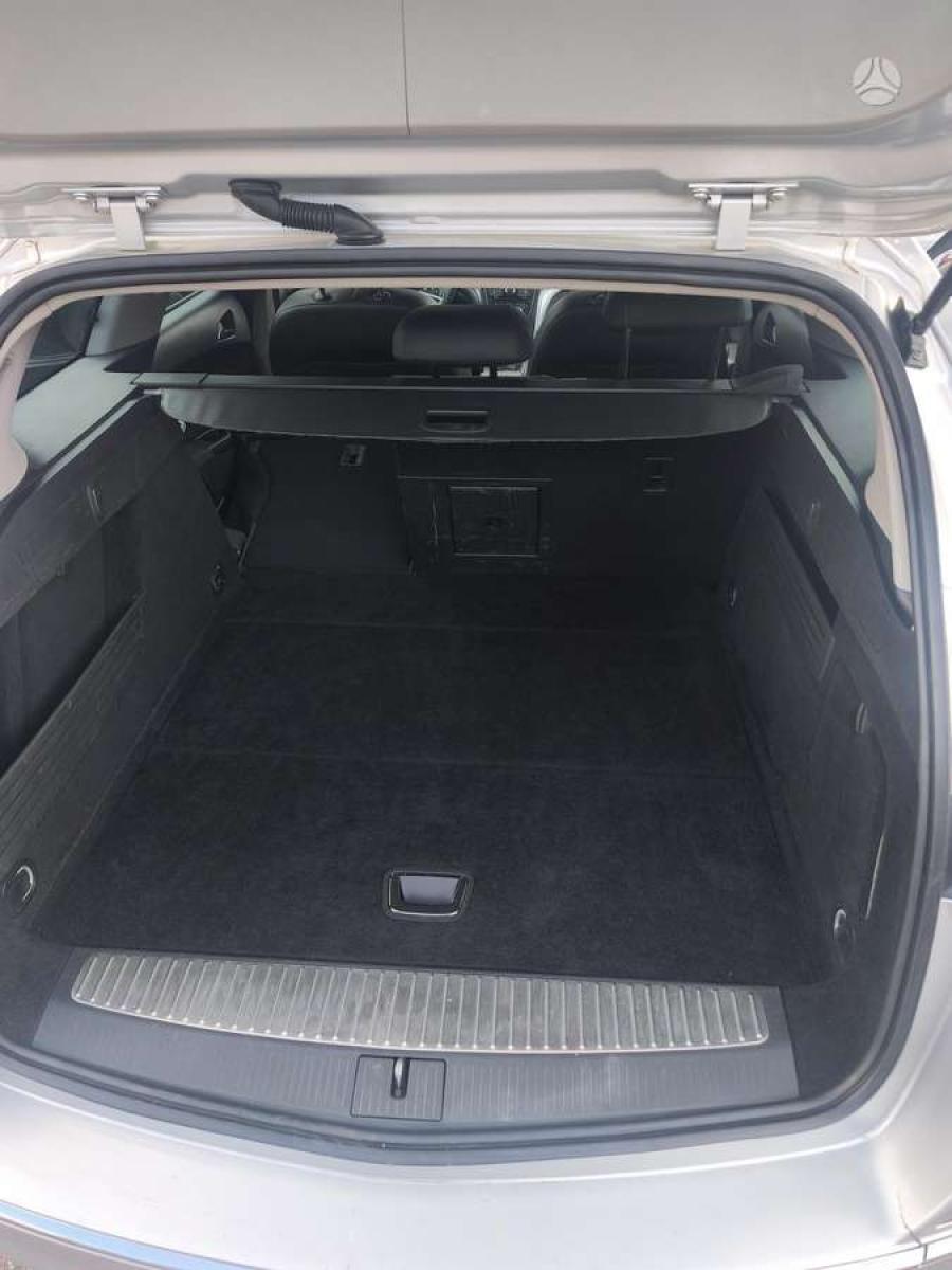 Grey Opel Astra 2013 in Kaunas, with an engine capacity of 1.96 L and mileage of 220 thousand km for 2600 €, photo 6 on AUTOMOTO.COM.LV