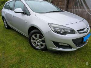 Grey Opel Astra 2013 in Kaunas, with an engine capacity of 1.69 L and mileage of 261 thousand km for 2150 €, photo 3 on AUTOMOTO.COM.LV