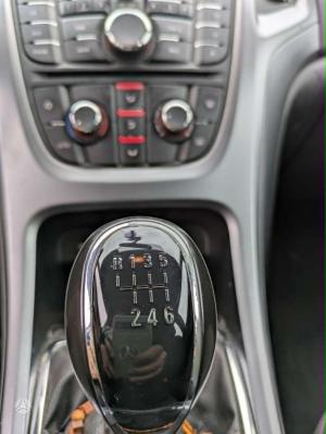 Grey Opel Astra 2013 in Kaunas, with an engine capacity of 1.69 L and mileage of 261 thousand km for 2150 €, photo 13 on AUTOMOTO.COM.LV