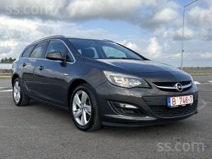 Grey Opel Astra 2013 in Liepaja, with an engine capacity of 1.40 L and mileage of 207 thousand km for 5200 €, photo 4 on AUTOMOTO.COM.LV