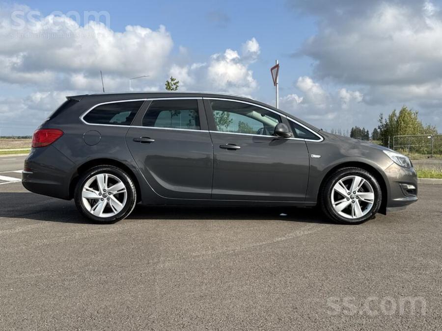 Grey Opel Astra 2013 in Liepaja, with an engine capacity of 1.40 L and mileage of 207 thousand km for 5200 €, photo 7 on AUTOMOTO.COM.LV