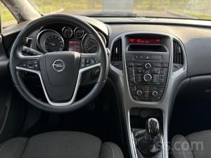Grey Opel Astra 2013 in Liepaja, with an engine capacity of 1.40 L and mileage of 207 thousand km for 5200 €, photo 12 on AUTOMOTO.COM.LV