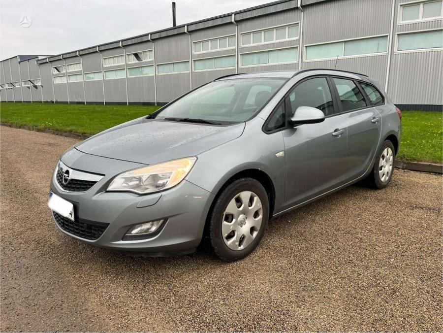 Pelēks Opel Astra 2013 Tauragė, ar dzinēja tilpumu 1.40 L un nobraukumu 270 tūkst. km par 2400 €, foto 1 vietnē AUTOMOTO.COM.LV