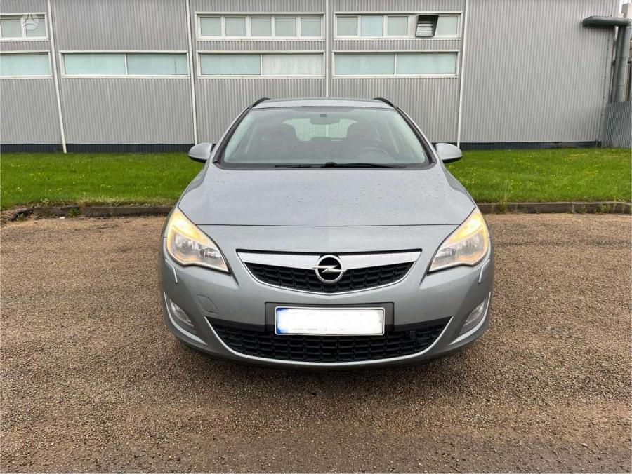 Pelēks Opel Astra 2013 Tauragė, ar dzinēja tilpumu 1.40 L un nobraukumu 270 tūkst. km par 2400 €, foto 6 vietnē AUTOMOTO.COM.LV