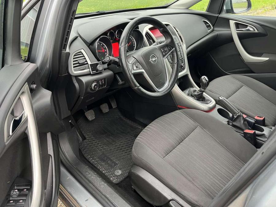 Pelēks Opel Astra 2013 Tauragė, ar dzinēja tilpumu 1.40 L un nobraukumu 270 tūkst. km par 2400 €, foto 8 vietnē AUTOMOTO.COM.LV
