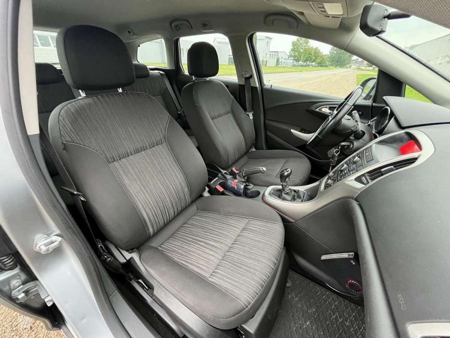 Pelēks Opel Astra 2013 Tauragė, ar dzinēja tilpumu 1.40 L un nobraukumu 270 tūkst. km par 2400 €, foto 11 vietnē AUTOMOTO.COM.LV