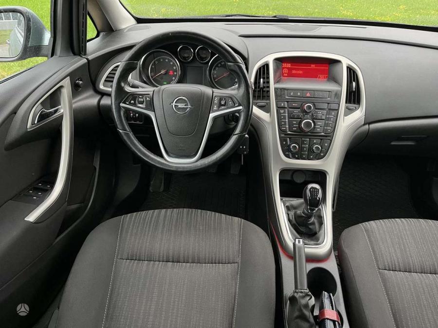 Pelēks Opel Astra 2013 Tauragė, ar dzinēja tilpumu 1.40 L un nobraukumu 270 tūkst. km par 2400 €, foto 12 vietnē AUTOMOTO.COM.LV