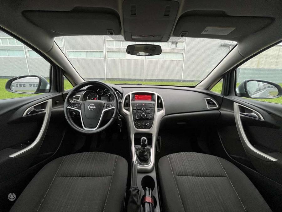 Pelēks Opel Astra 2013 Tauragė, ar dzinēja tilpumu 1.40 L un nobraukumu 270 tūkst. km par 2400 €, foto 13 vietnē AUTOMOTO.COM.LV