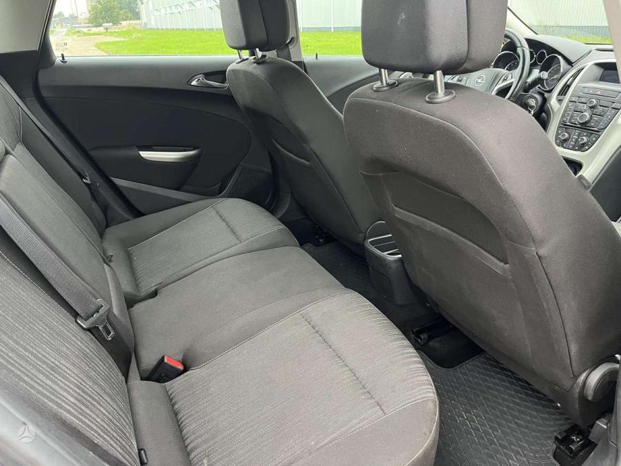 Pelēks Opel Astra 2013 Tauragė, ar dzinēja tilpumu 1.40 L un nobraukumu 270 tūkst. km par 2400 €, foto 15 vietnē AUTOMOTO.COM.LV