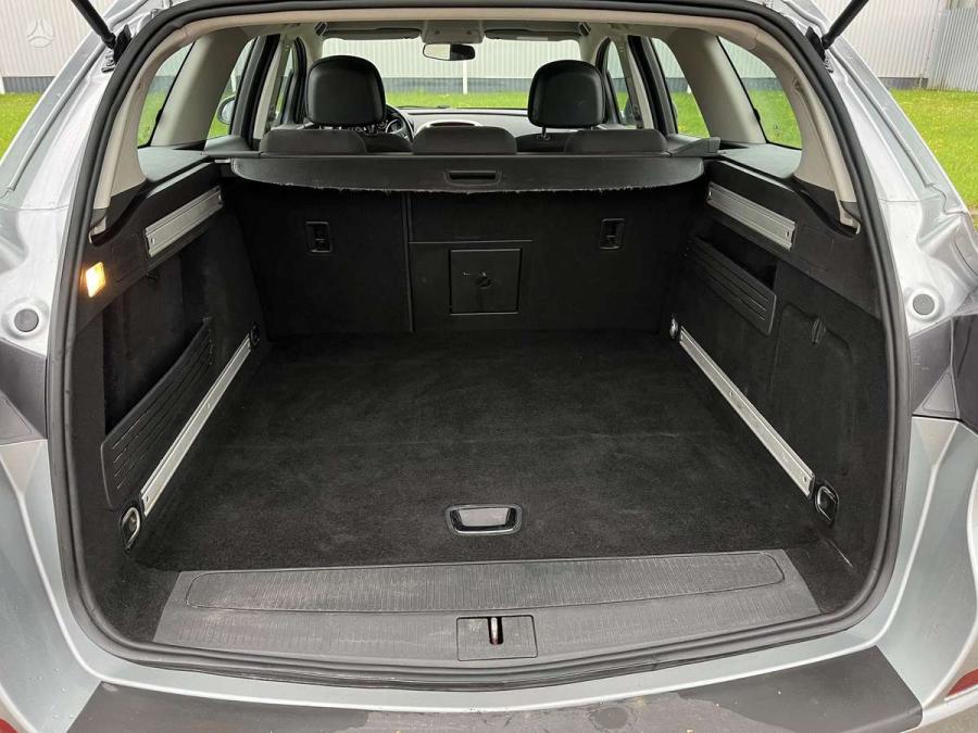 Pelēks Opel Astra 2013 Tauragė, ar dzinēja tilpumu 1.40 L un nobraukumu 270 tūkst. km par 2400 €, foto 16 vietnē AUTOMOTO.COM.LV