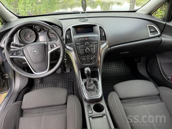 Pelēks Opel Astra 2013 Rēzekne, ar dzinēja tilpumu 1.70 L un nobraukumu 376 tūkst. km par 3850 €, foto 8 vietnē AUTOMOTO.COM.LV