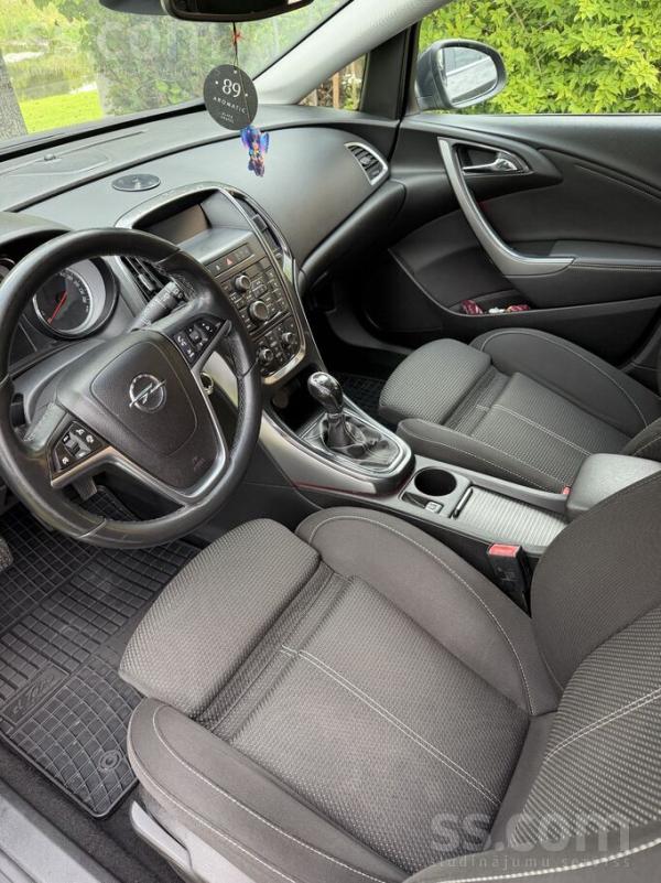 Pelēks Opel Astra 2013 Rēzekne, ar dzinēja tilpumu 1.70 L un nobraukumu 376 tūkst. km par 3850 €, foto 9 vietnē AUTOMOTO.COM.LV