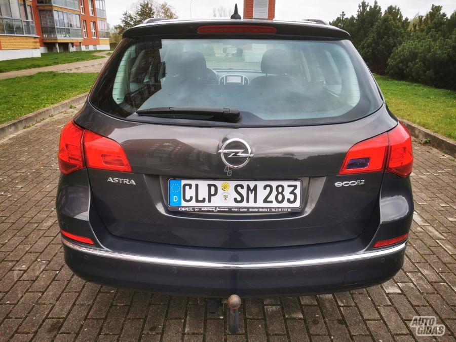 Grey Opel Astra 2013 in Klaipeda, with an engine capacity of 1.70 L and mileage of 171 thousand km for 3390 €, photo 6 on AUTOMOTO.COM.LV