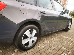 Grey Opel Astra 2013 in Klaipeda, with an engine capacity of 1.70 L and mileage of 171 thousand km for 3390 €, photo 11 on AUTOMOTO.COM.LV