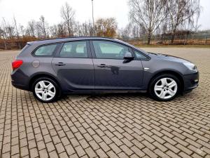 Pelēks Opel Astra 2014 Marijampole, ar dzinēja tilpumu 1.36 L un nobraukumu 147 tūkst. km par 4150 €, foto 5 vietnē AUTOMOTO.COM.LV