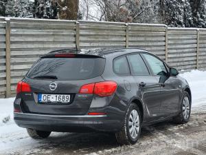 Grey Opel Astra 2014 in Jelgava, with an engine capacity of 1.70 L and mileage of 248 thousand km for 4990 €, photo 6 on AUTOMOTO.COM.LV
