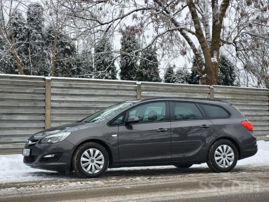 Grey Opel Astra 2014 in Jelgava, with an engine capacity of 1.70 L and mileage of 248 thousand km for 4990 €, photo 9 on AUTOMOTO.COM.LV