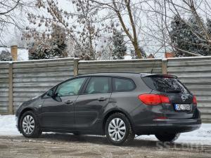 Grey Opel Astra 2014 in Jelgava, with an engine capacity of 1.70 L and mileage of 248 thousand km for 4990 €, photo 10 on AUTOMOTO.COM.LV