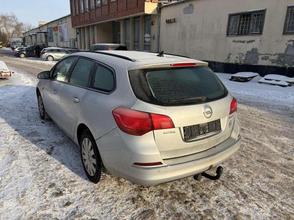Pelēks Opel Astra 2014 Marijampole, ar dzinēja tilpumu 1.36 L un nobraukumu 172 tūkst. km par 3600 €, foto 5 vietnē AUTOMOTO.COM.LV