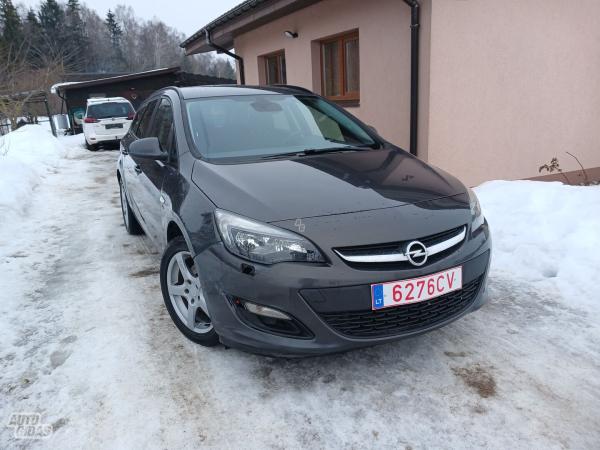 Grey Opel Astra 2014 in Sakiai, with an engine capacity of 1.60 L and mileage of 328 thousand km for 2800 €, photo 6 on AUTOMOTO.COM.LV