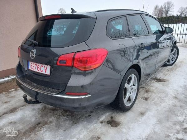 Grey Opel Astra 2014 in Sakiai, with an engine capacity of 1.60 L and mileage of 328 thousand km for 2800 €, photo 8 on AUTOMOTO.COM.LV