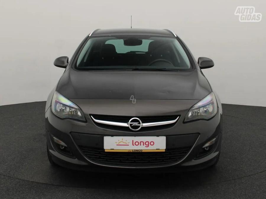Grey Opel Astra 2014 in Vilnius, with an engine capacity of 1.60 L and mileage of 114 thousand km for 5899 €, photo 4 on AUTOMOTO.COM.LV