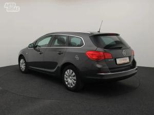 Grey Opel Astra 2014 in Vilnius, with an engine capacity of 1.60 L and mileage of 114 thousand km for 5899 €, photo 8 on AUTOMOTO.COM.LV