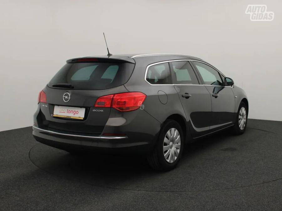 Grey Opel Astra 2014 in Vilnius, with an engine capacity of 1.60 L and mileage of 114 thousand km for 5899 €, photo 9 on AUTOMOTO.COM.LV