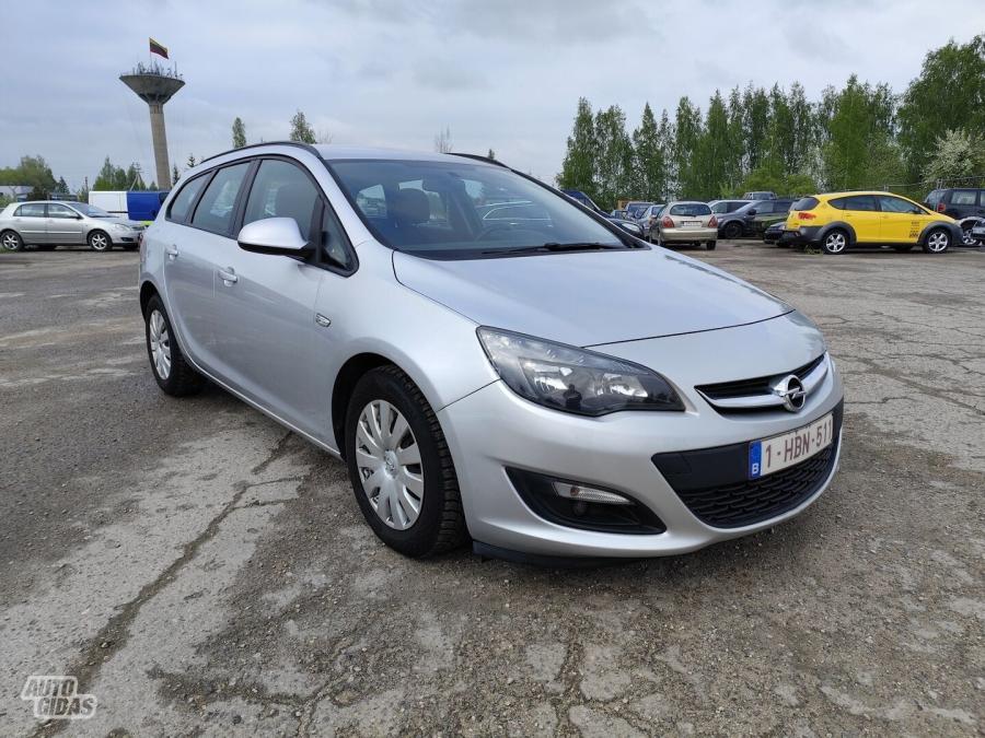 Grey Opel Astra 2014 in Pakruojis, with an engine capacity of 1.70 L and mileage of 203 thousand km for 3900 €, photo 4 on AUTOMOTO.COM.LV