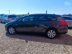 Grey Opel Astra 2014 in Kretinga, with an engine capacity of 1.60 L and mileage of 257 thousand km for 4650 €, photo 8 on AUTOMOTO.COM.LV
