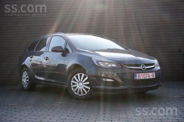 Grey Opel Astra 2014 in Riga, with an engine capacity of 2.00 L and mileage of 324 thousand km for 4490 €, photo 2 on AUTOMOTO.COM.LV