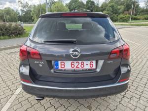 Grey Opel Astra 2014 in Saldus, with an engine capacity of 2.00 L and mileage of 260 thousand km for 4990 €, photo 5 on AUTOMOTO.COM.LV