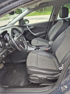 Grey Opel Astra 2014 in Saldus, with an engine capacity of 2.00 L and mileage of 260 thousand km for 4990 €, photo 12 on AUTOMOTO.COM.LV