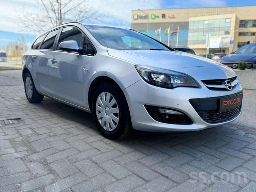 Grey Opel Astra 2014 in Riga, with an engine capacity of 1.60 L and mileage of 262 thousand km for 3600 €, photo 7 on AUTOMOTO.COM.LV