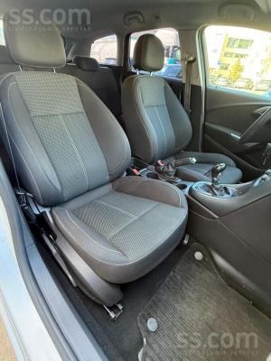 Grey Opel Astra 2014 in Riga, with an engine capacity of 1.60 L and mileage of 262 thousand km for 3600 €, photo 19 on AUTOMOTO.COM.LV