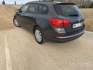 Pelēks Opel Astra 2014 Gulbene, ar dzinēja tilpumu 1.70 L un nobraukumu 300 tūkst. km par 3400 €, foto 5 vietnē AUTOMOTO.COM.LV