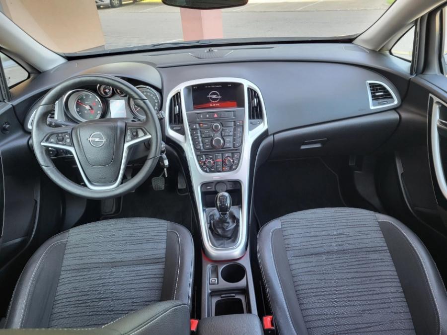 Pelēks Opel Astra 2014 Rīga, ar dzinēja tilpumu 1.70 L un nobraukumu 248 tūkst. km par 4990 €, foto 14 vietnē AUTOMOTO.COM.LV