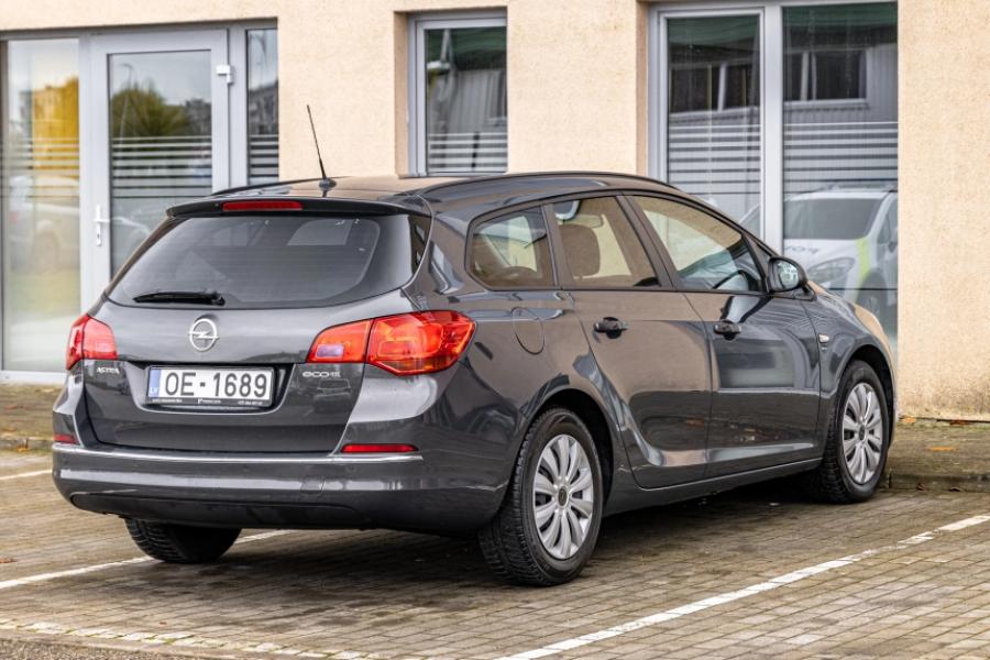 Pelēks Opel Astra 2014 Rīga, ar dzinēja tilpumu 1.70 L un nobraukumu 248 tūkst. km par 4990 €, foto 24 vietnē AUTOMOTO.COM.LV