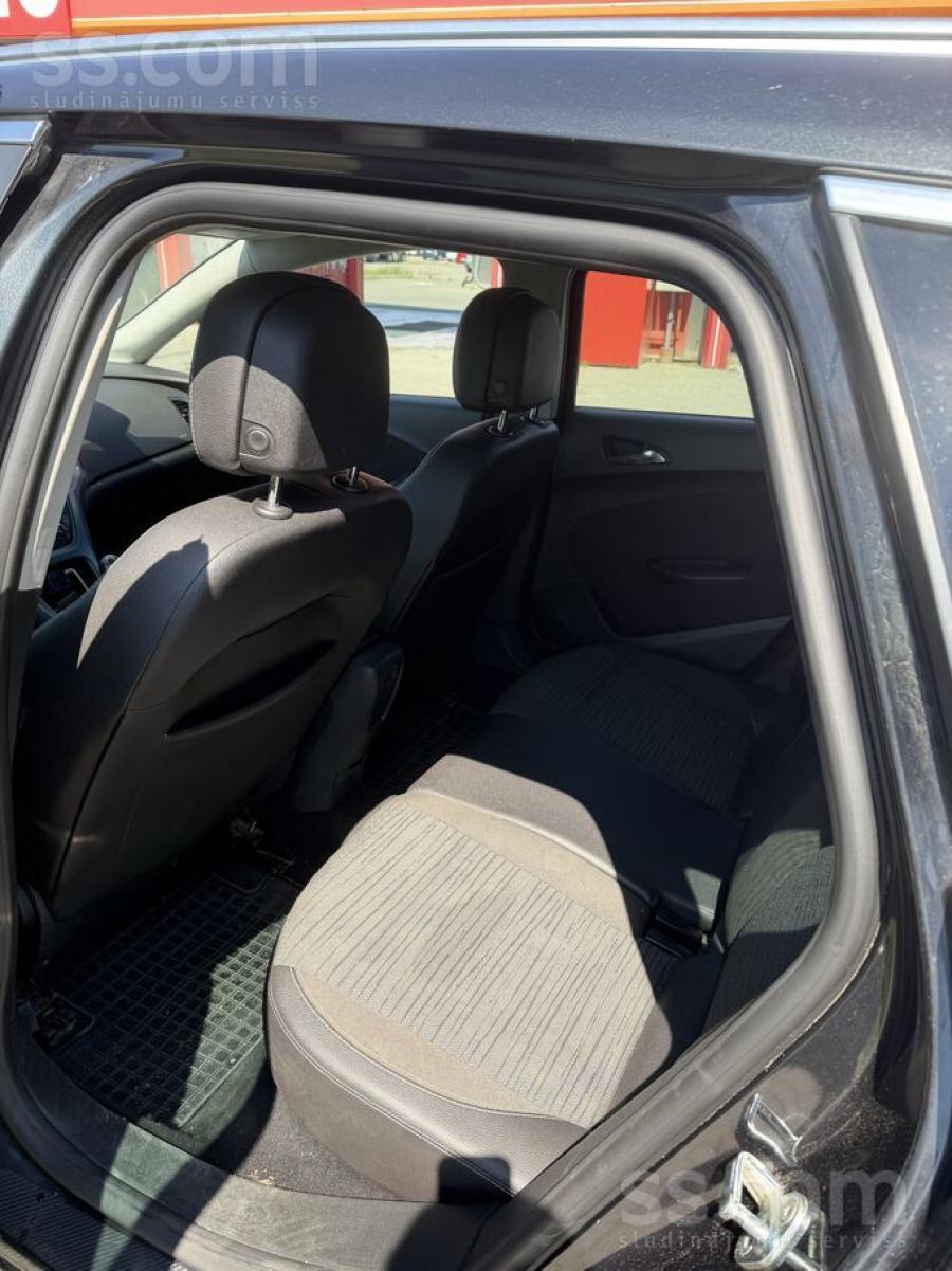 Pelēks Opel Astra 2014 Rīga, ar dzinēja tilpumu 1.60 L un nobraukumu 304 tūkst. km par 2150 €, foto 7 vietnē AUTOMOTO.COM.LV