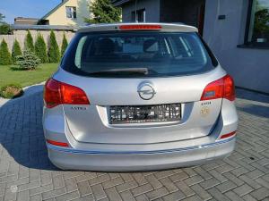 Grey Opel Astra 2014 in Kaunas, with an engine capacity of 1.69 L and mileage of 228 thousand km for 2949 €, photo 7 on AUTOMOTO.COM.LV